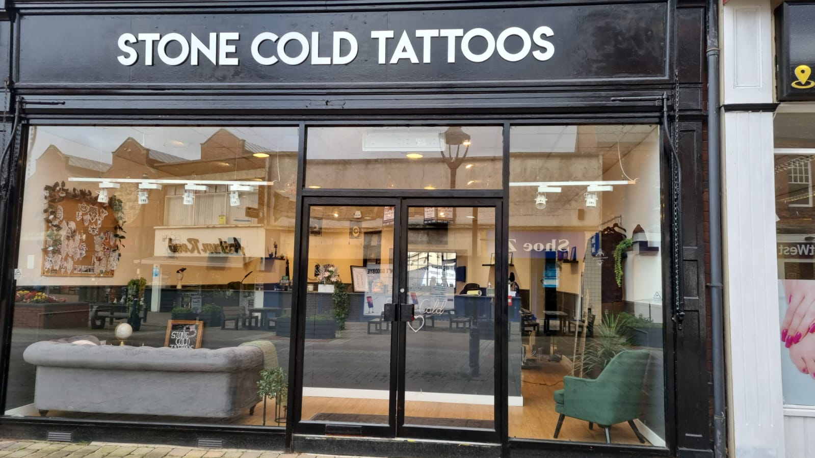 Goole - Tattoo Studio | Blue Alpine