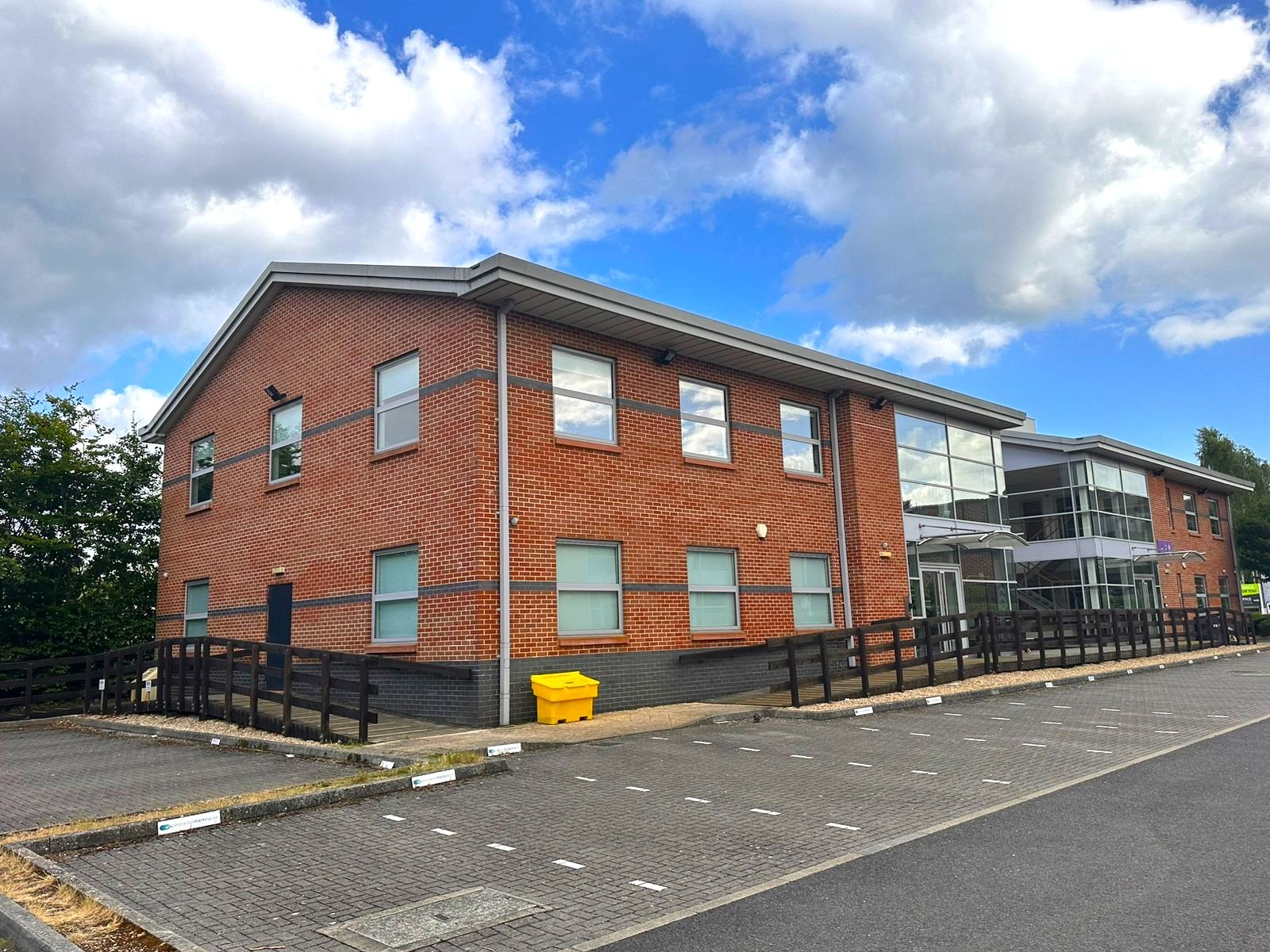 Wokingham - Office Building with Parking | Blue Alpine